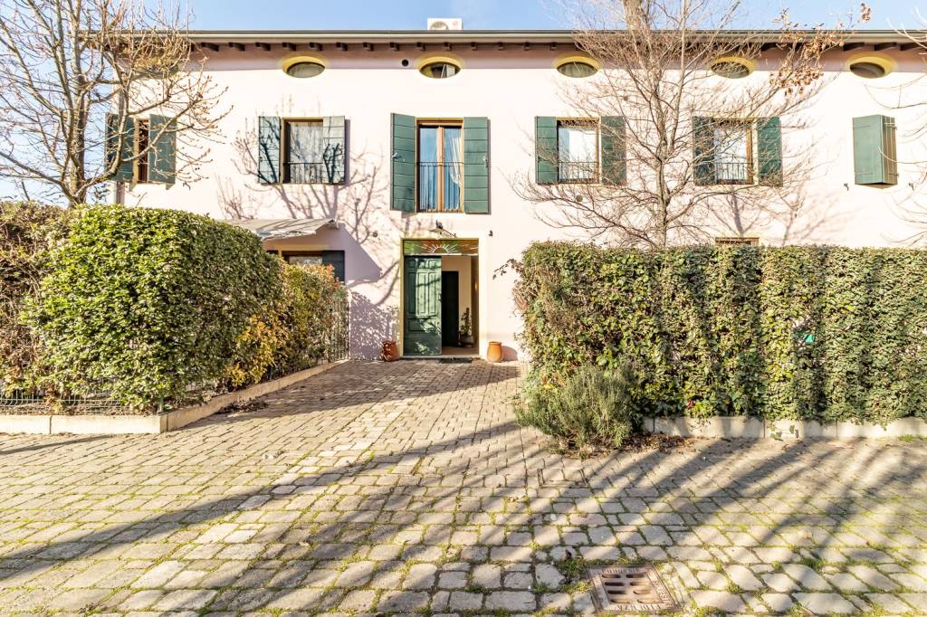 Appartamento in vendita a Torrile strada Provinciale di Golese, 92