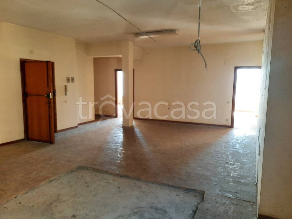 Intero Stabile in vendita a Campi Bisenzio via Barberinese, 52