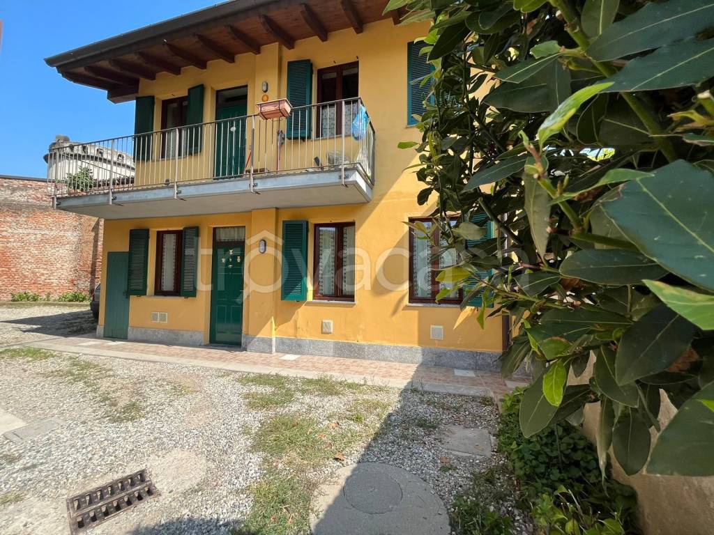 Appartamento in vendita ad Abbiategrasso alzaia Naviglio di Bereguardo