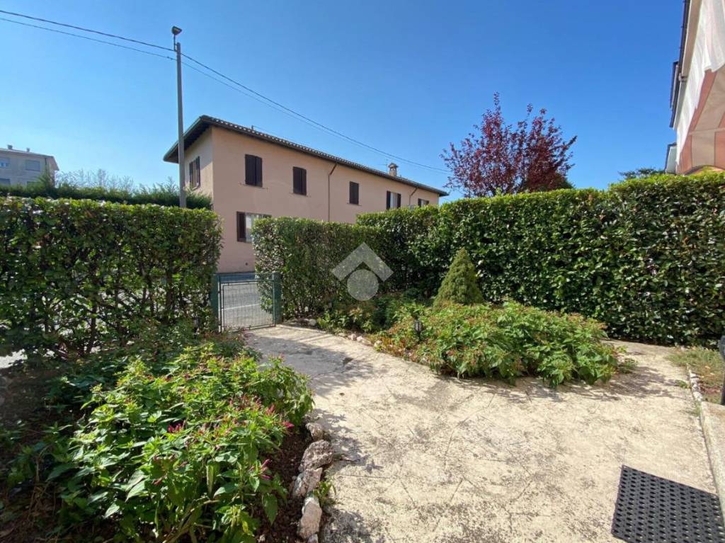 Villa a Schiera in vendita a Rivolta d'Adda via Giulio Cesare, 21