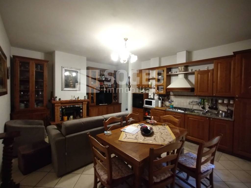 Appartamento in vendita a Dicomano via Ciro Fabbroni