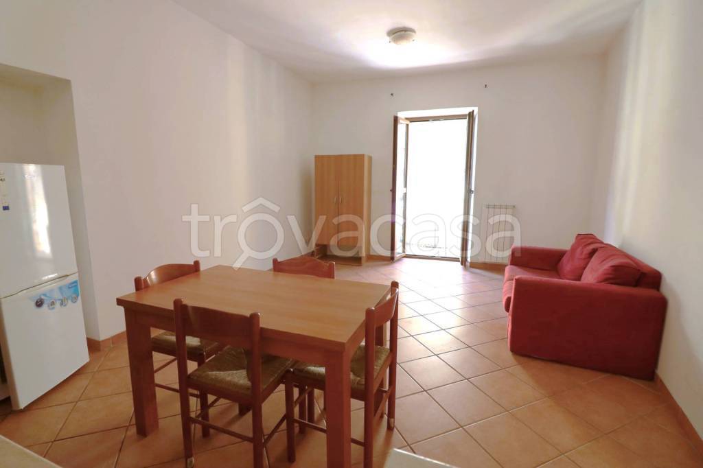 Appartamento in vendita a Ronciglione via Farnesiana