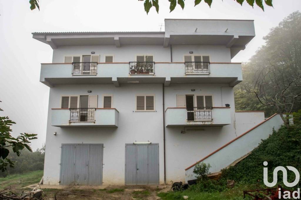 Intero Stabile in vendita a Catignano viale belvedere