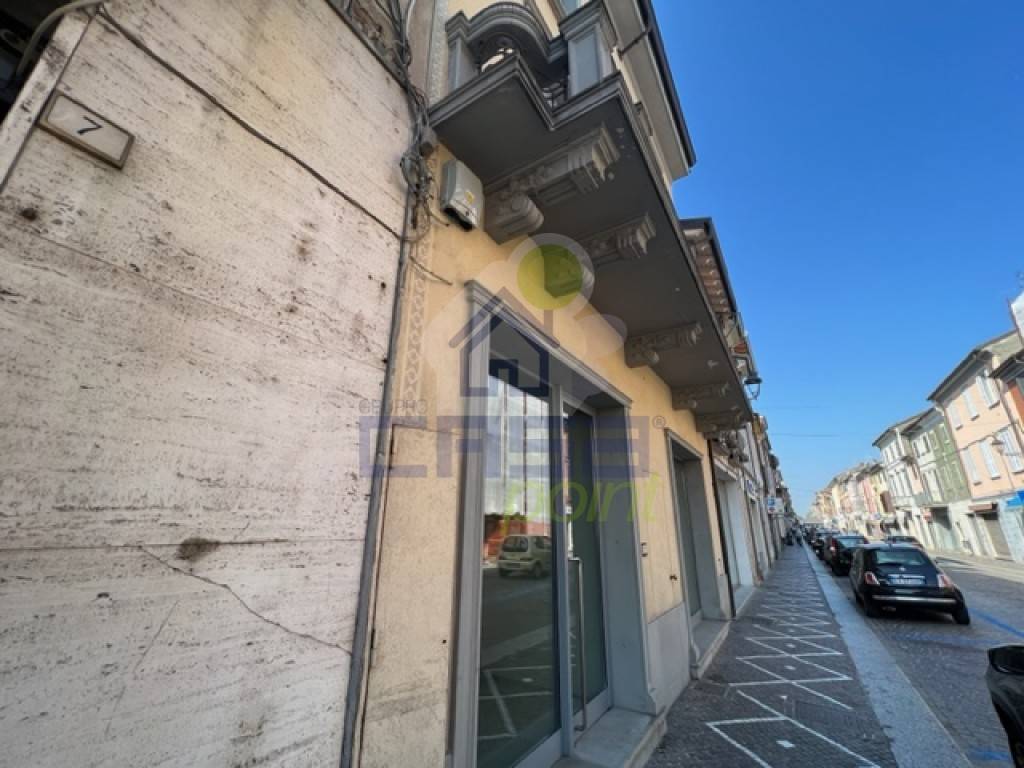 Intero Stabile in vendita a Castel San Giovanni corso matteotti