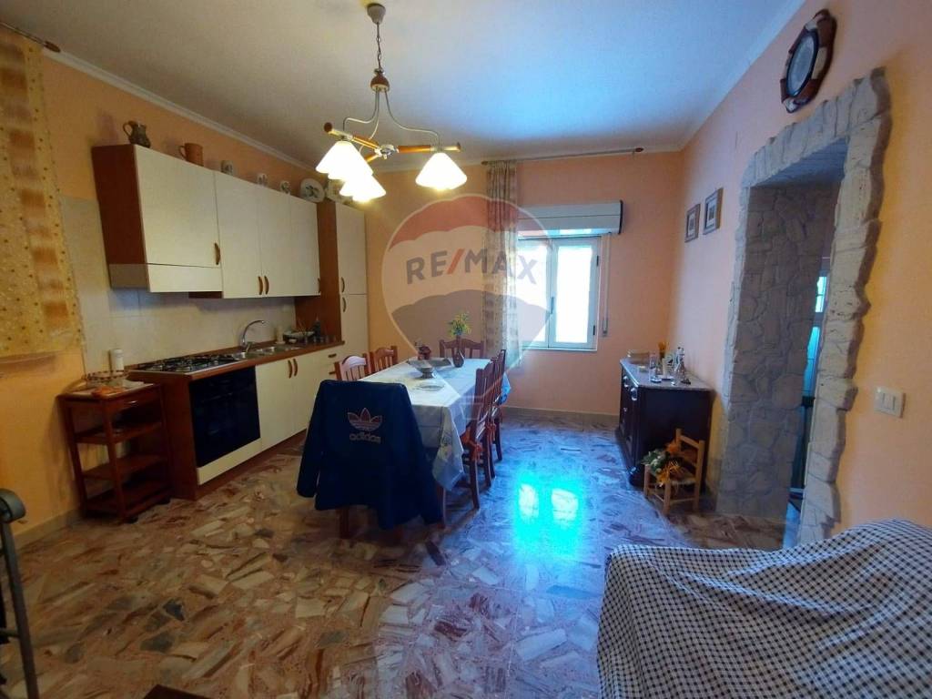 Casa Indipendente in vendita a Faeto via De Girolamo, 1