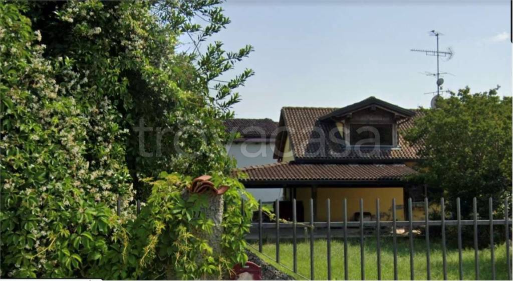 Villa all'asta a Vinzaglio