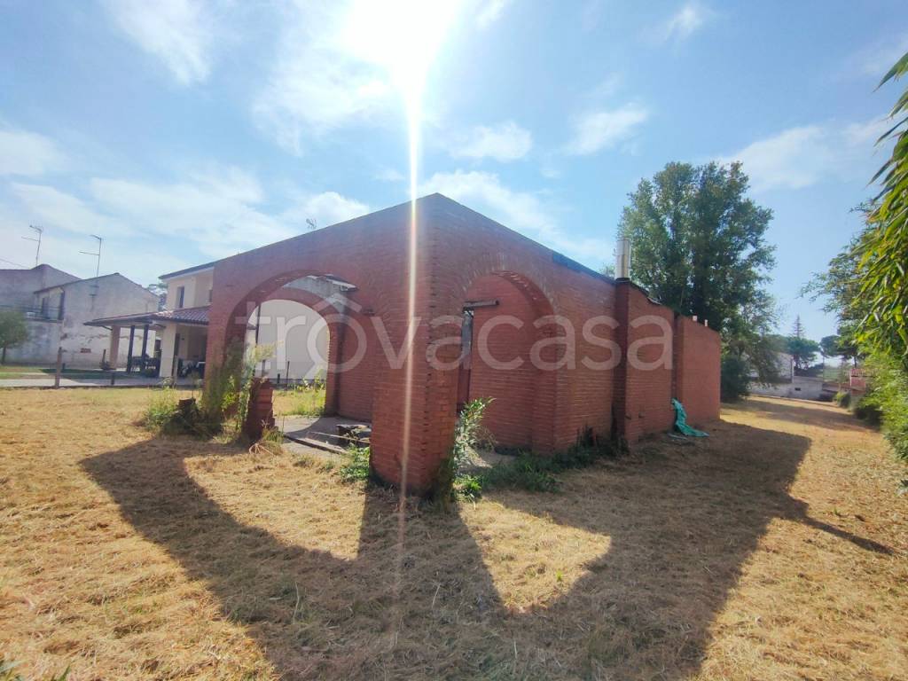 Villa in vendita a Canaro via Enrico Toti, 1232