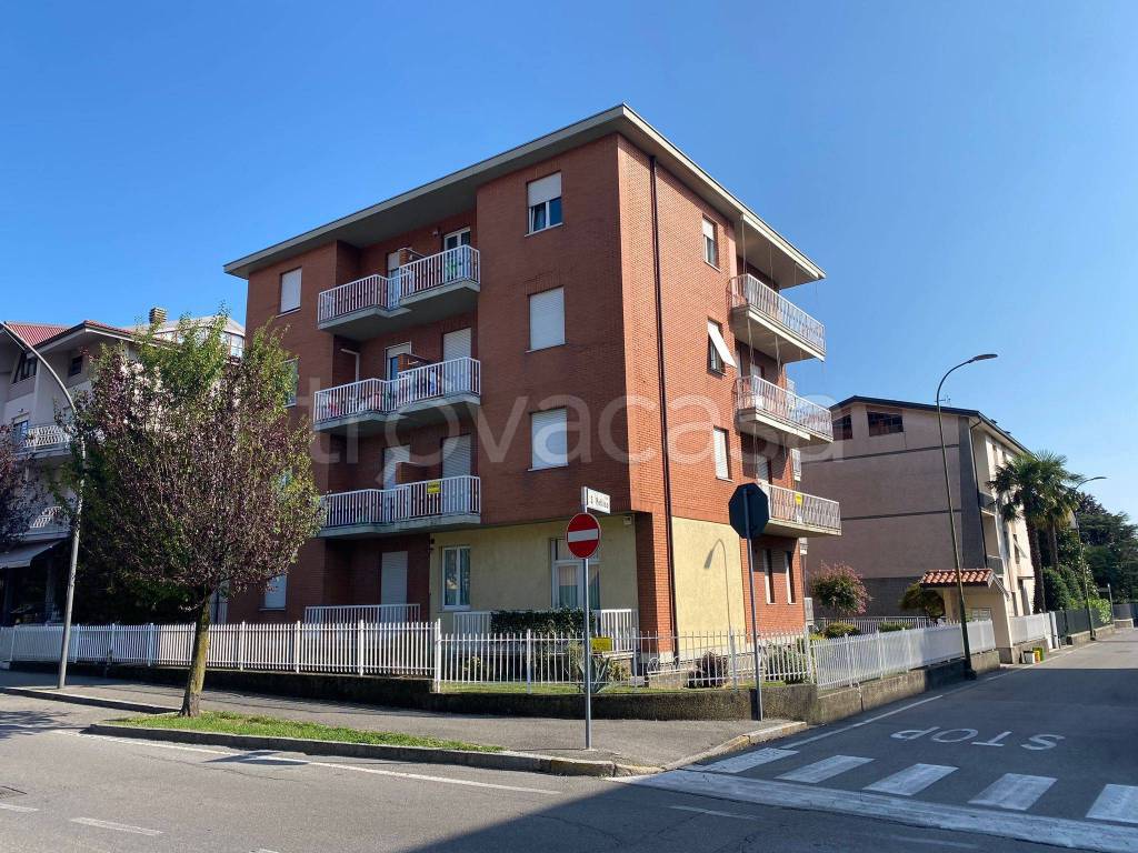Appartamento in vendita ad Almè via Silvio Pellico, 1