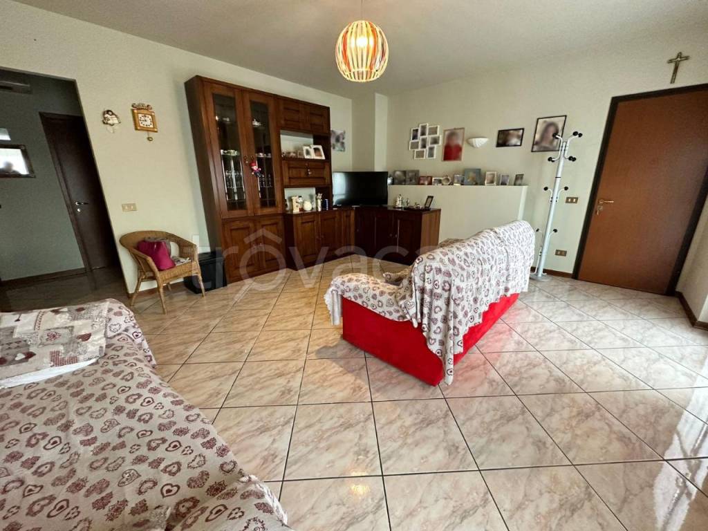 Appartamento in vendita a Pizzighettone via Privata, 21