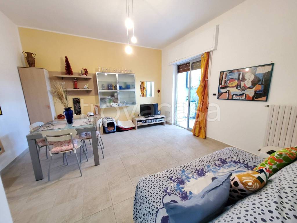 Appartamento in vendita a Bari via Luigi Colonna