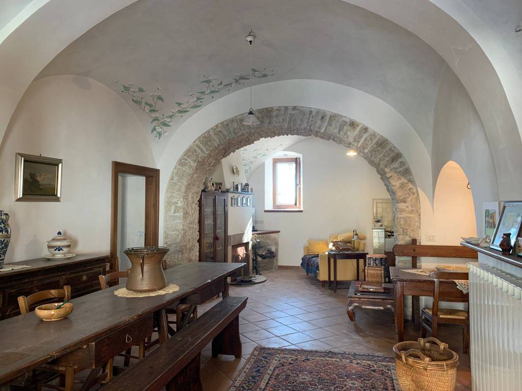 Appartamento in vendita a Carovilli piazza Municipio