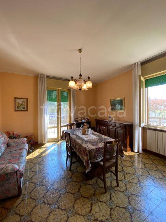 Villa Bifamiliare in vendita a Goito via Eusebio Bava