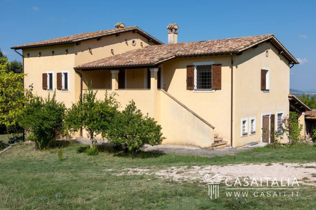 Casale in vendita a Montefalco corso Goffredo Mameli, 18