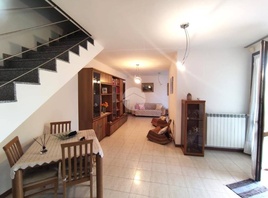 Appartamento in vendita a Cambiago via Enzo Ferrari