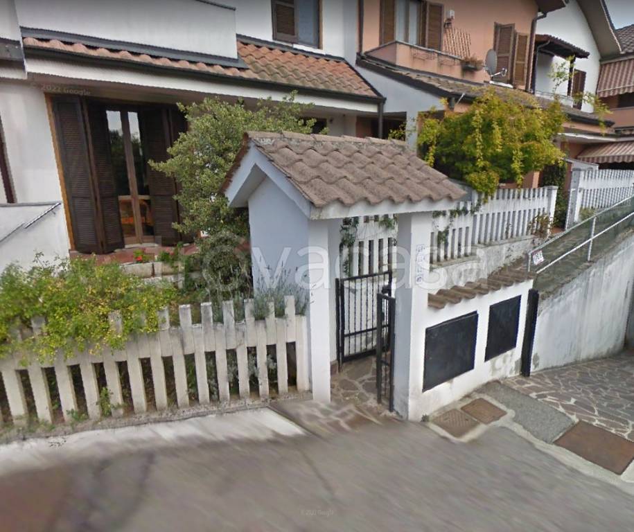 Villa a Schiera all'asta a Miradolo Terme via Giovanni Falcone ed alla Sua Scorta