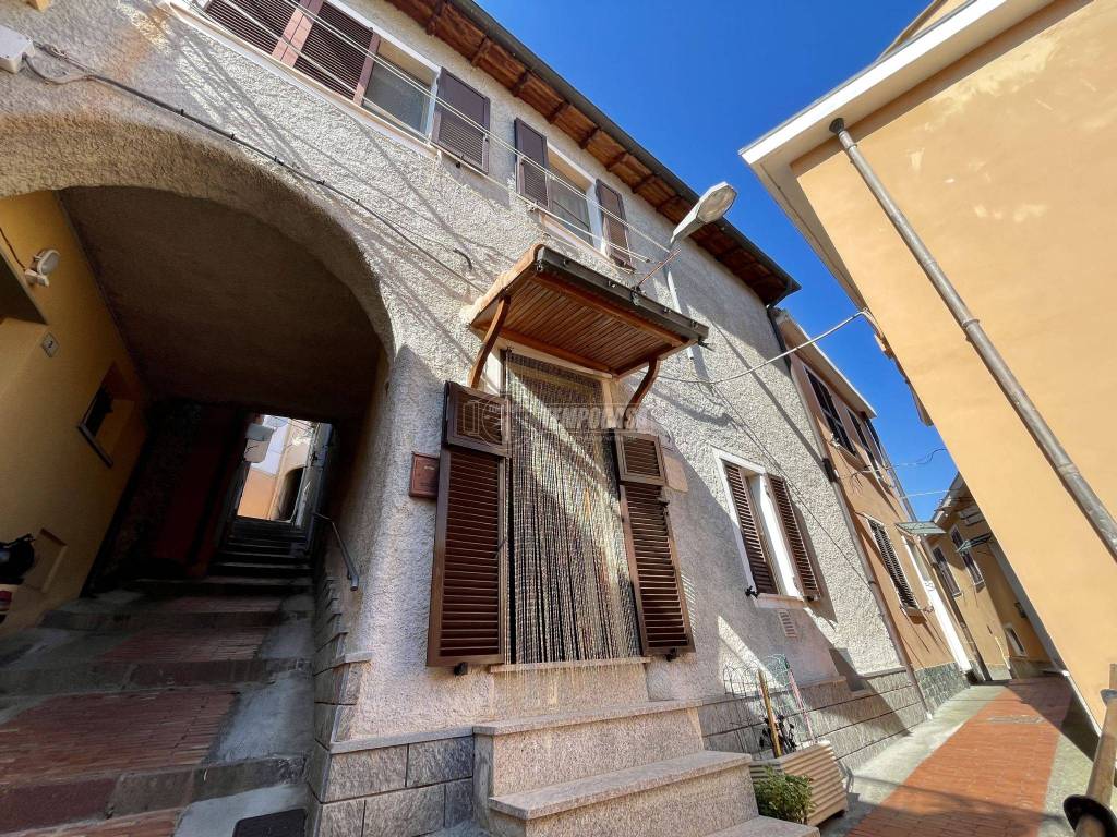 Rustico in vendita ad Alassio via Pietro Bogliolo