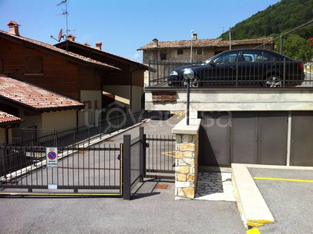 Appartamento in vendita ad Aviatico via Monte Alben