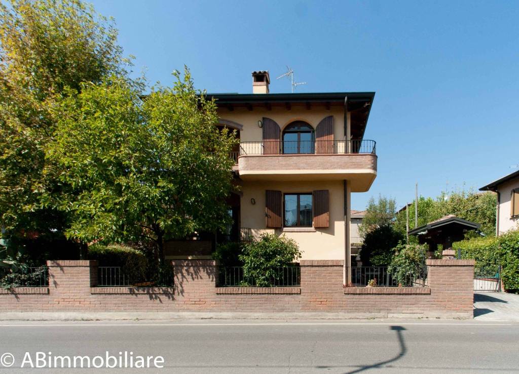 Villa in vendita a Castelfranco Emilia