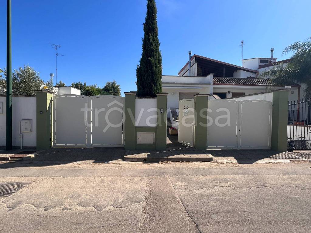 Villa in vendita a Veglie via Matilde Serao, 5