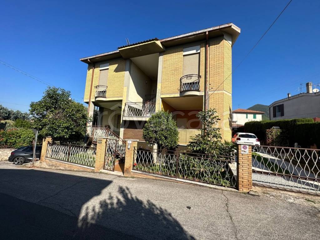 Appartamento in vendita a Terni appartamento con Giardino Via n. Paganini, 1