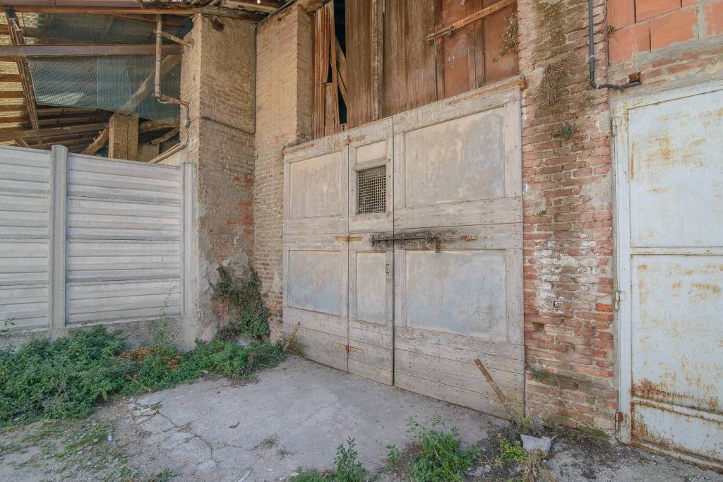 Rustico in vendita a Cassano d'Adda via Vittorio Veneto