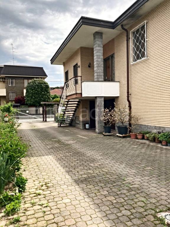 Villa Bifamiliare in vendita a Novara via Francesco Cilea, 18