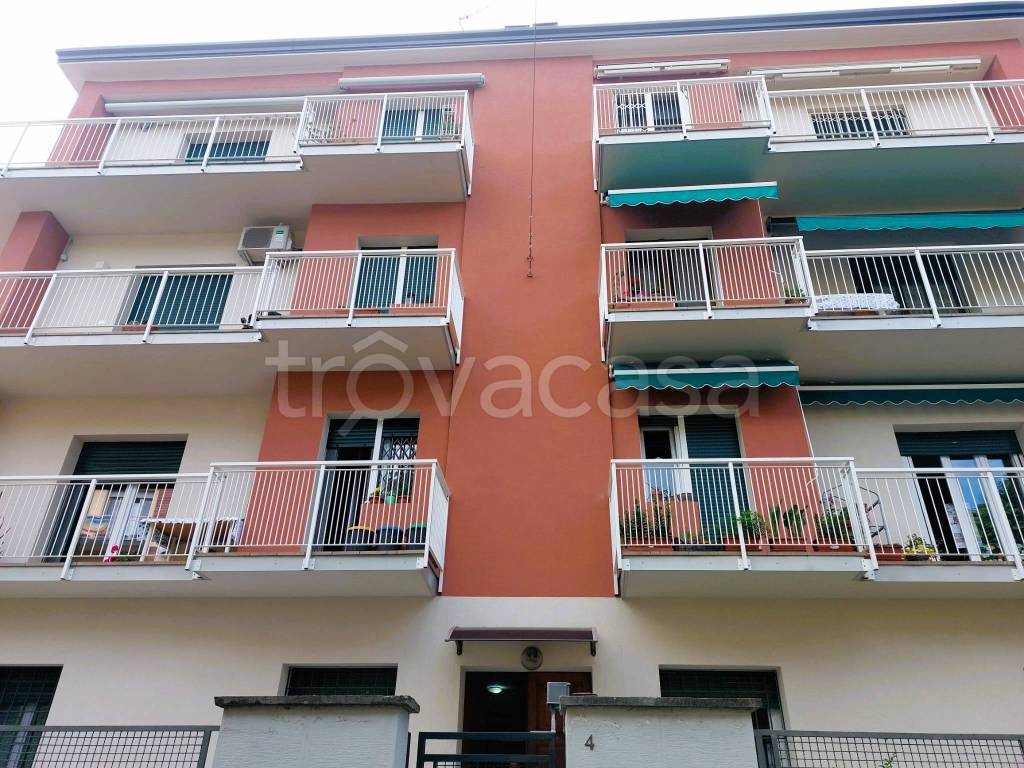 Appartamento in vendita a Bologna via Antonio Francesco Ghiselli, 2