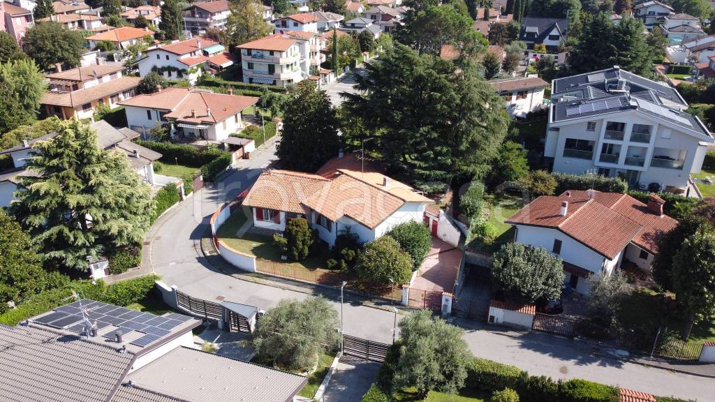 Villa in vendita a Cassina de' Pecchi via del Leone, 2