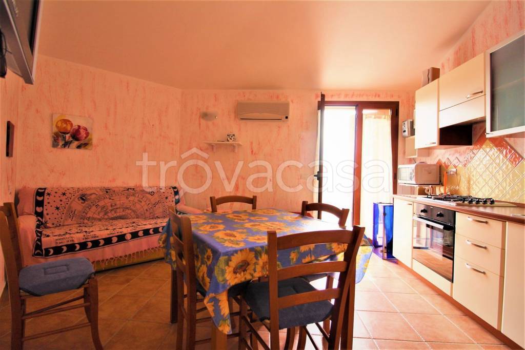 Appartamento in vendita a Valledoria via Italia s.n.c