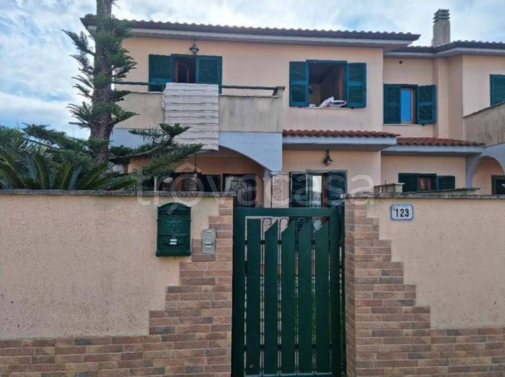 Villa a Schiera all'asta ad Anzio viale Vittorio Alfieri, 123