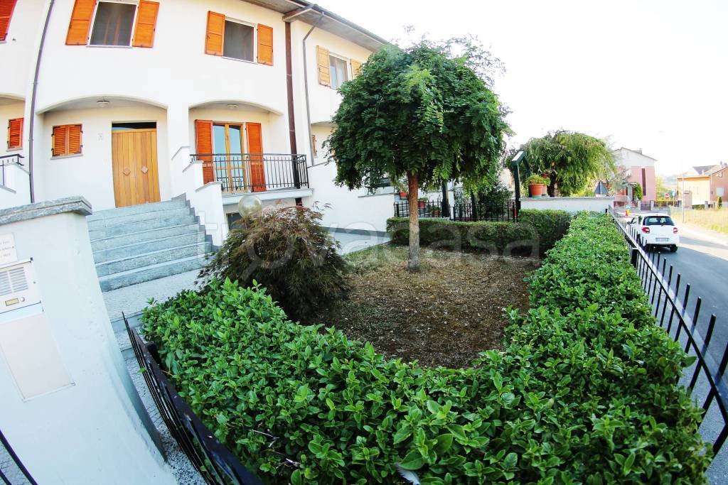 Villa a Schiera in vendita a Cerreto d'Esi via Aristide Merloni, 8