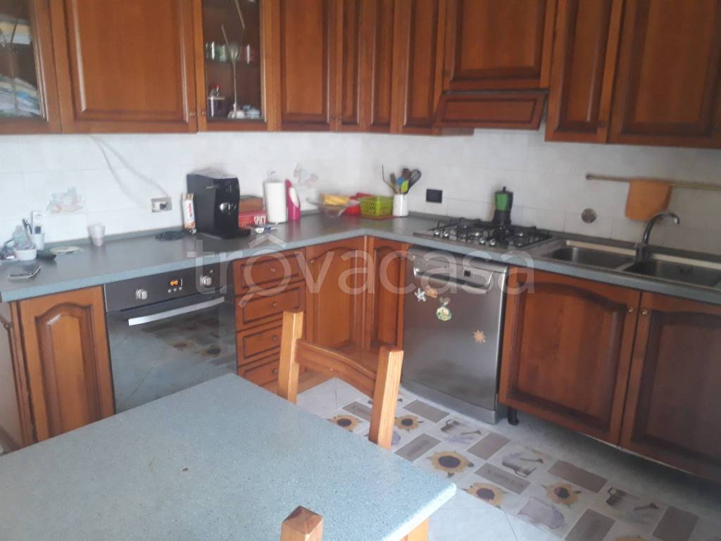 Appartamento in vendita a Pesaro via Basento