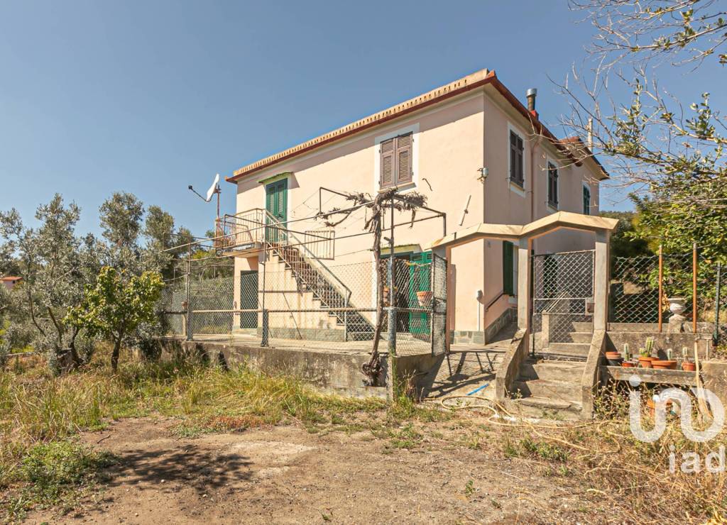 Casa Indipendente in vendita a Varazze via Vecchia Castagnabuona, 11
