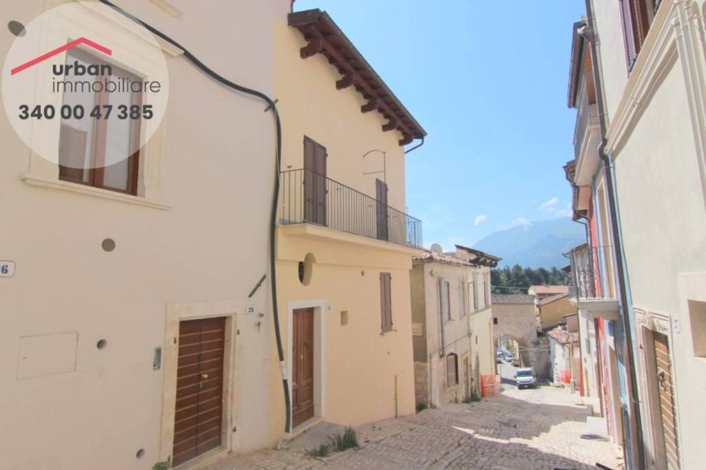 Casa Indipendente in vendita a L'Aquila via Costa Masciarelli, 30