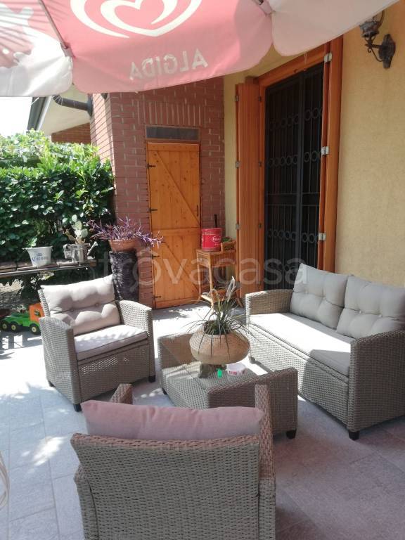 Villa a Schiera in in vendita da privato a Landriano via Don Primo Mazzolari, 9