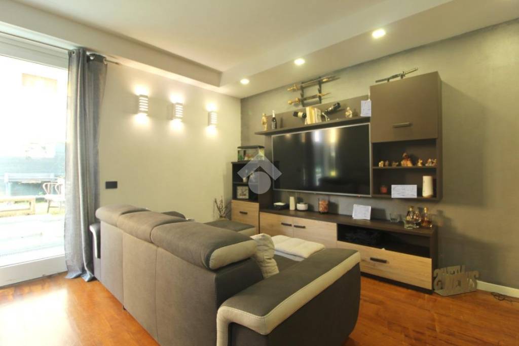 Appartamento in vendita ad Arluno via Eugenio Montale, 73