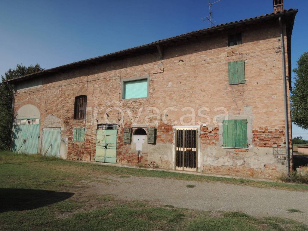Colonica in vendita a Castelfranco Emilia via Circondaria Sud, 63