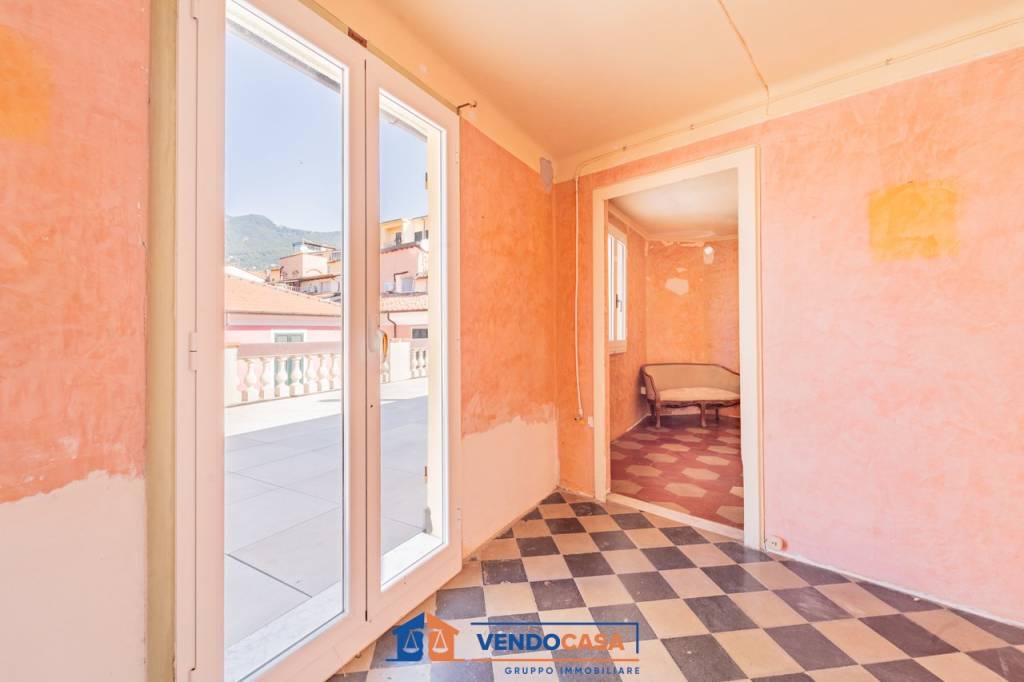 Attico in vendita a Massa via Traversa