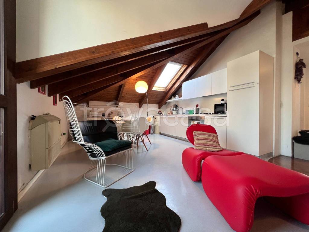 Mansarda in vendita a Vercelli corso Fiume 22 Febbraio 1924, 55