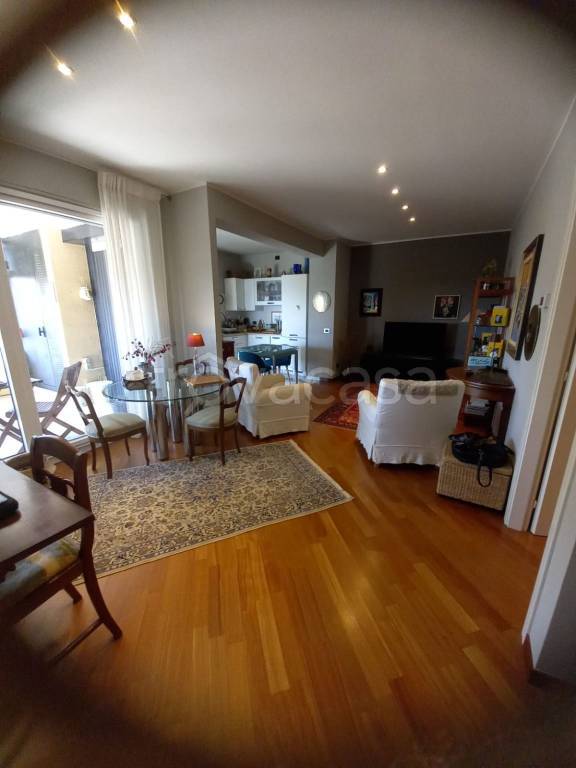 Appartamento in vendita a Genova via Carlo Lorenzini