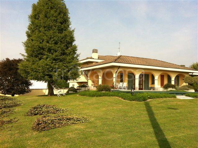 Villa in vendita a Crema