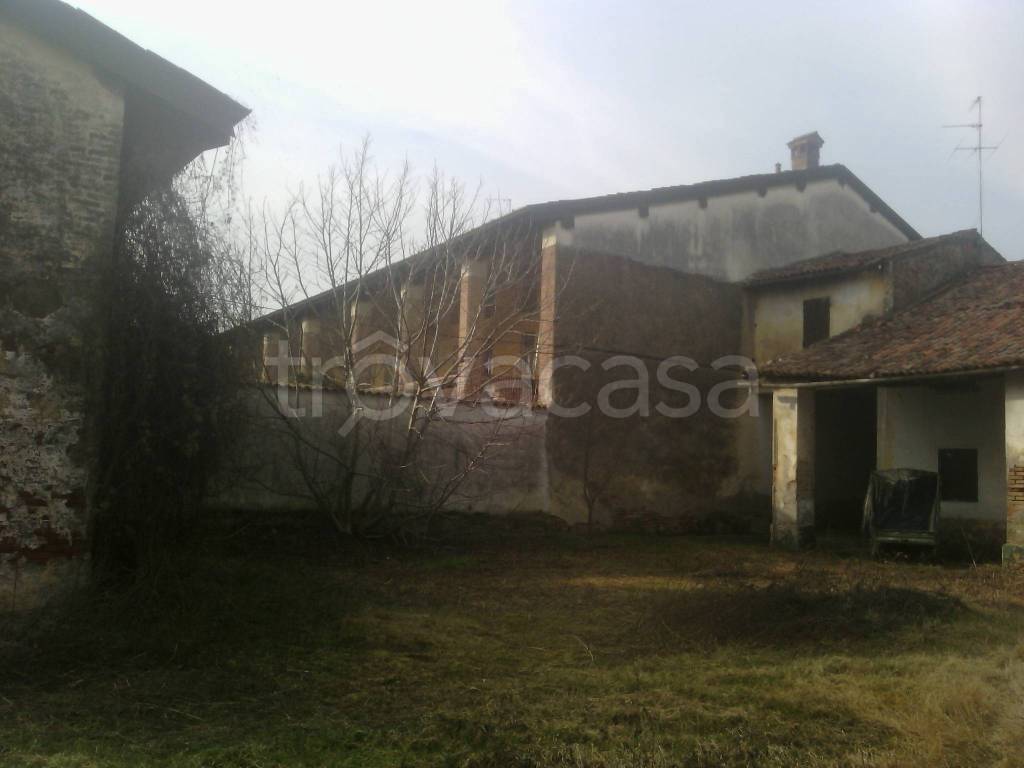 Cascina in vendita a Dello via Vittorio Veneto, 28