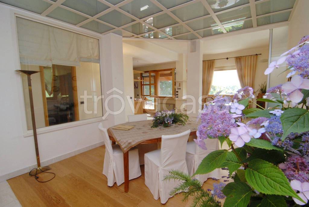 Villa in vendita a Roppolo