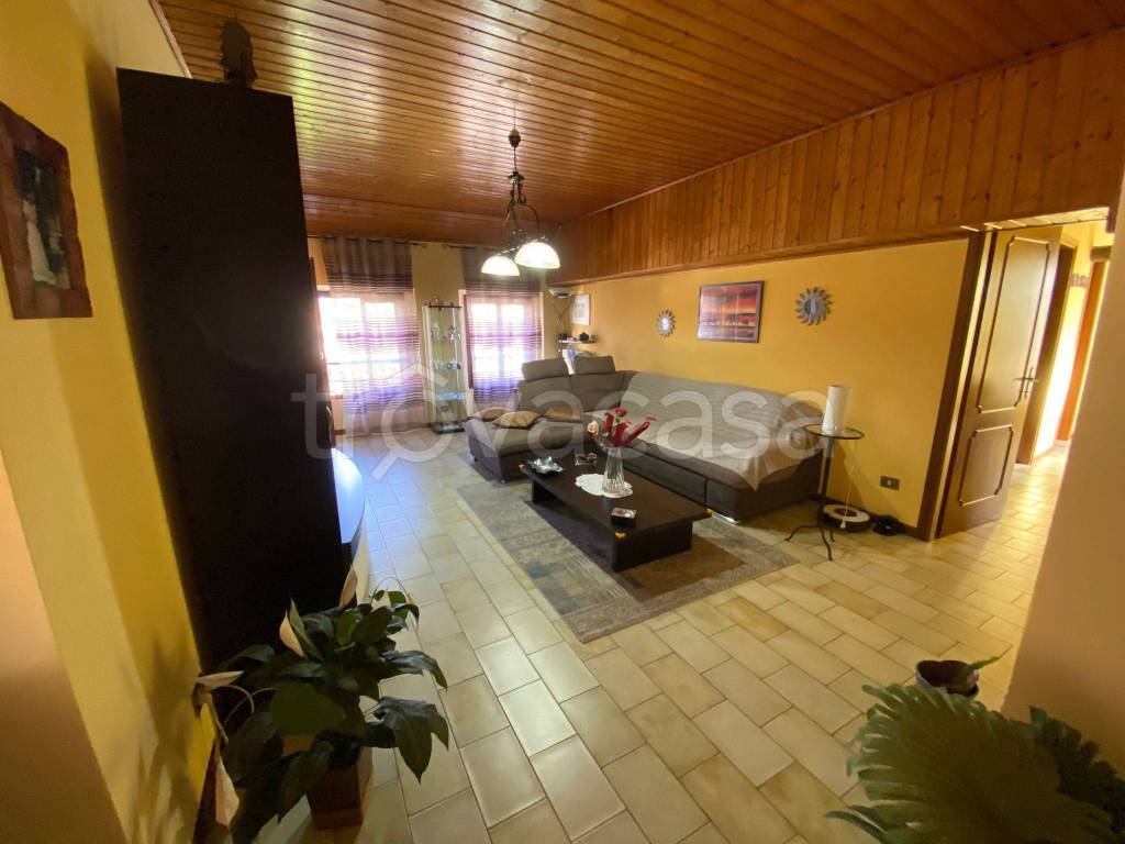 Appartamento in vendita a Cressa via Jean De Fernex, 17