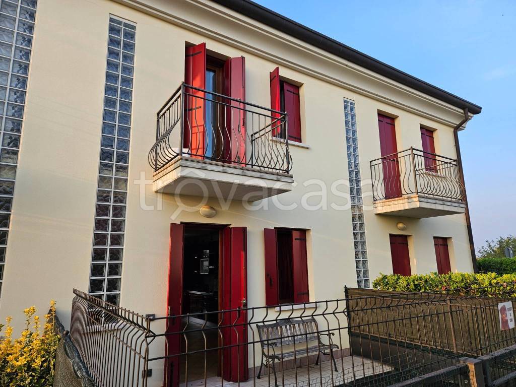 Villa a Schiera in vendita a Tezze sul Brenta