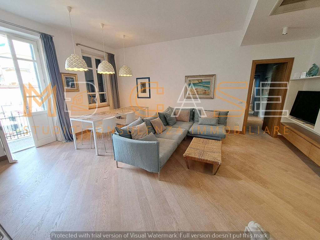 Appartamento in vendita ad Alassio via Leonardo da Vinci