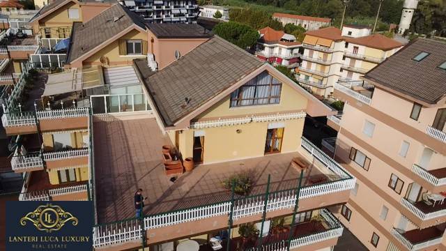 Appartamento in vendita a Ventimiglia via Nino Lamboglia, 10