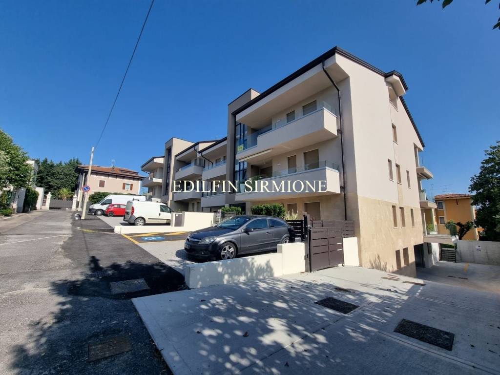 Appartamento in vendita a Desenzano del Garda via Pietro Calcinardi, 26