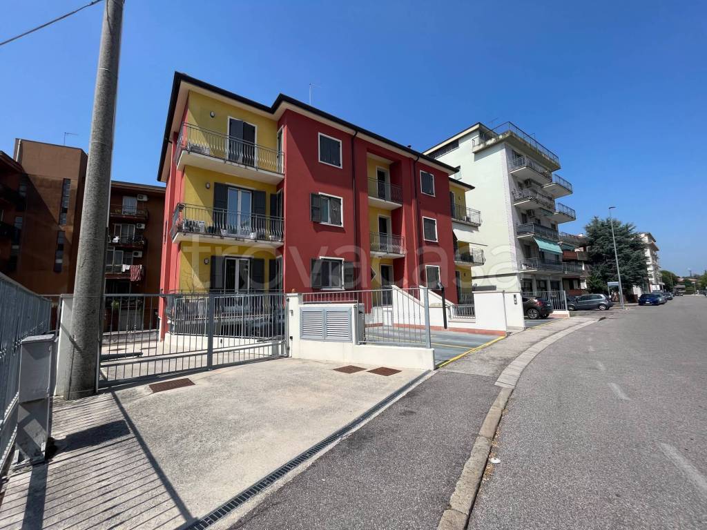 Appartamento in vendita a Legnago via Pier Domenico Frattini, 43