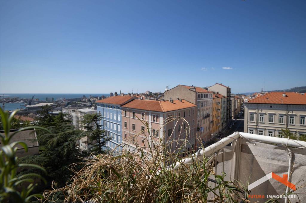 Appartamento in vendita a Trieste via dell'Istria, 64